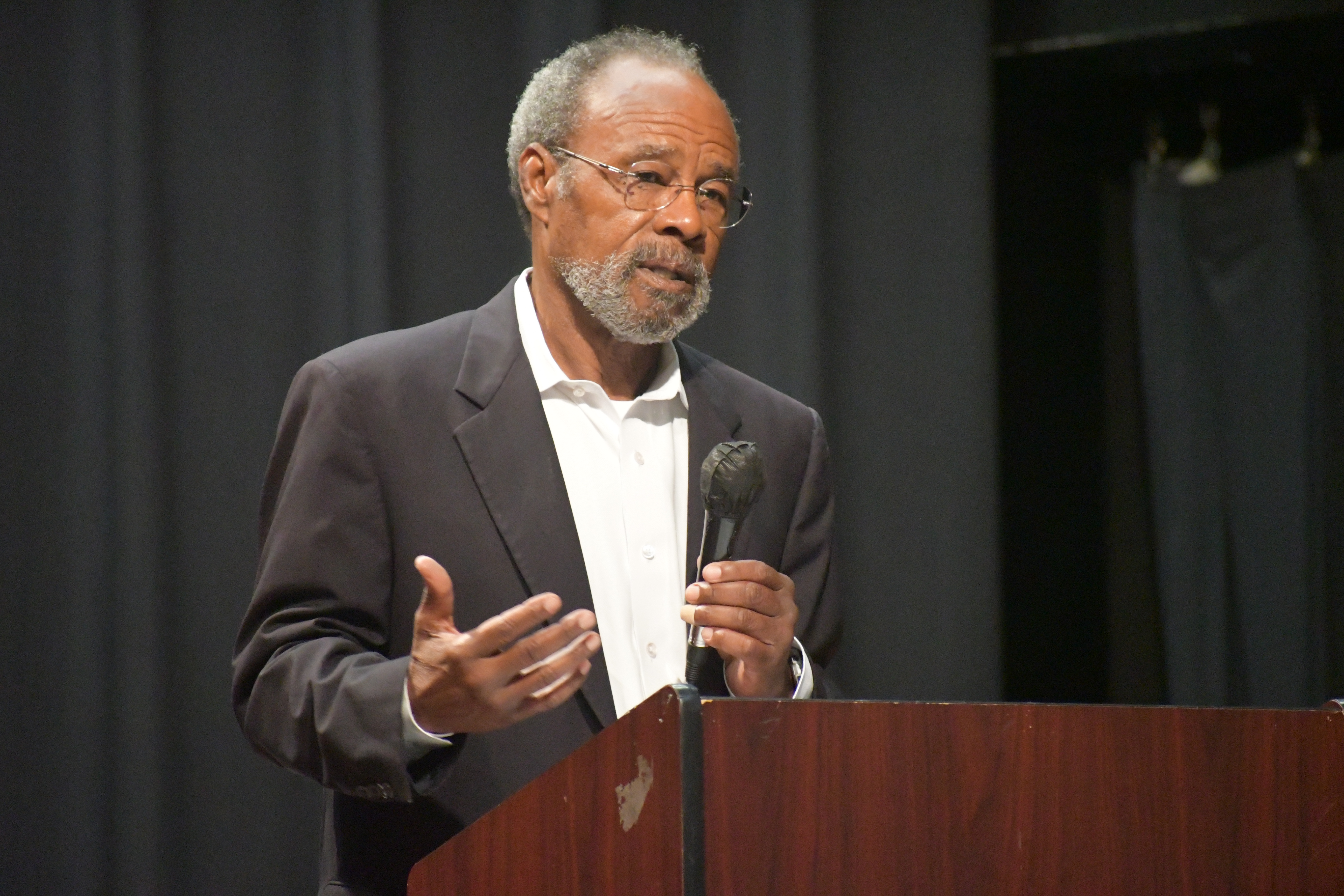 Students turn out for Juneteenth poetry contest | The Daily Iberian