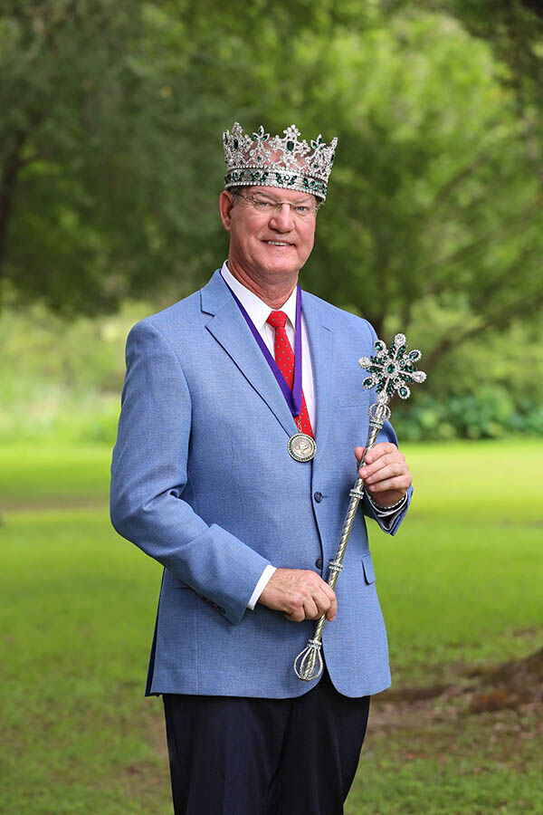 King and queen DRAFT | The Daily Iberian