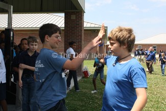 Sixth-grader reaching out to peers about disorder | The Daily Iberian