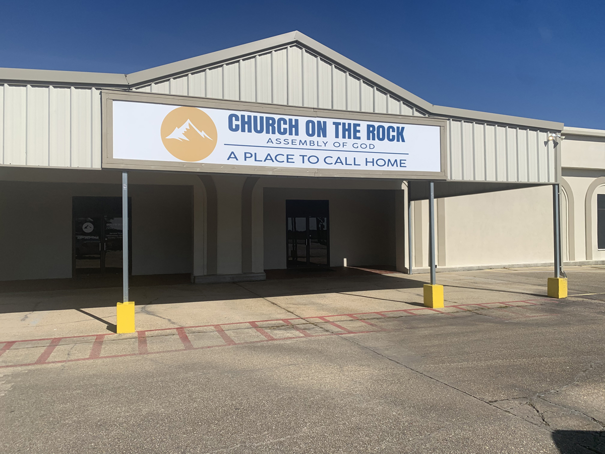 The church was alive that day: Drive thru prayer service at Church on ...