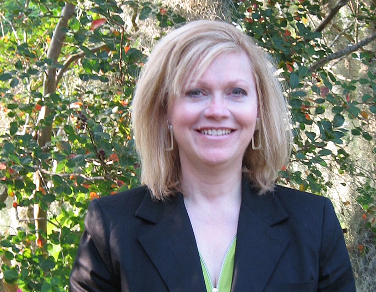 Lisa Landry enjoys challenges of marketing for hospital | The Daily Iberian