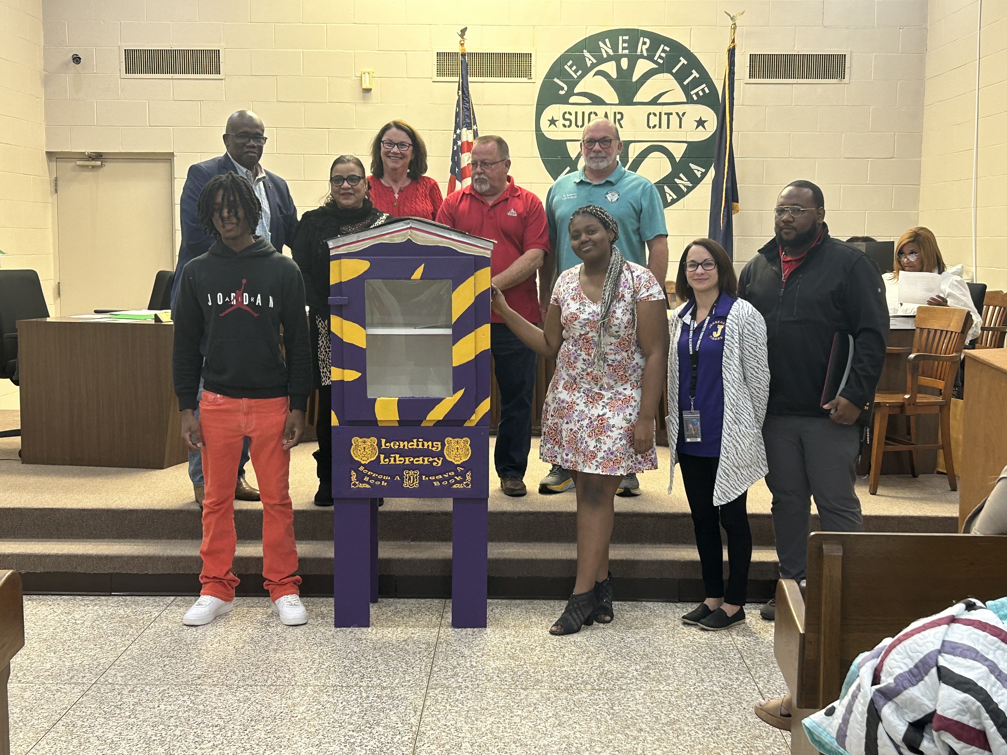 Jeanerette high completes lending library | The Daily Iberian