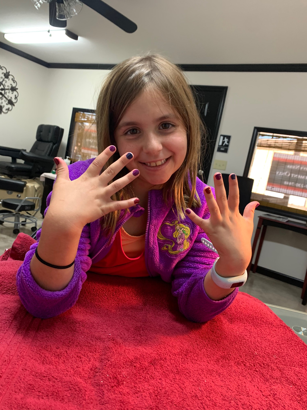 Amelia, 9, goes on first hunt, shoots first deer with first shot | The ...