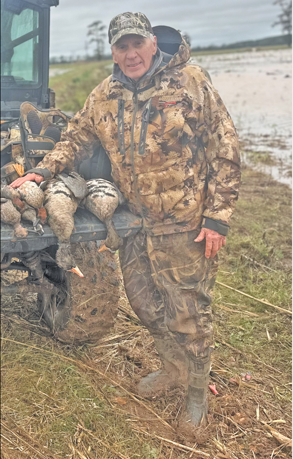 Pools down banded goose on memorable hunting trip | The Daily Iberian